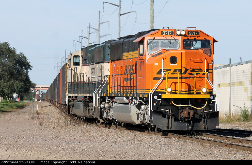 BNSF 9717
